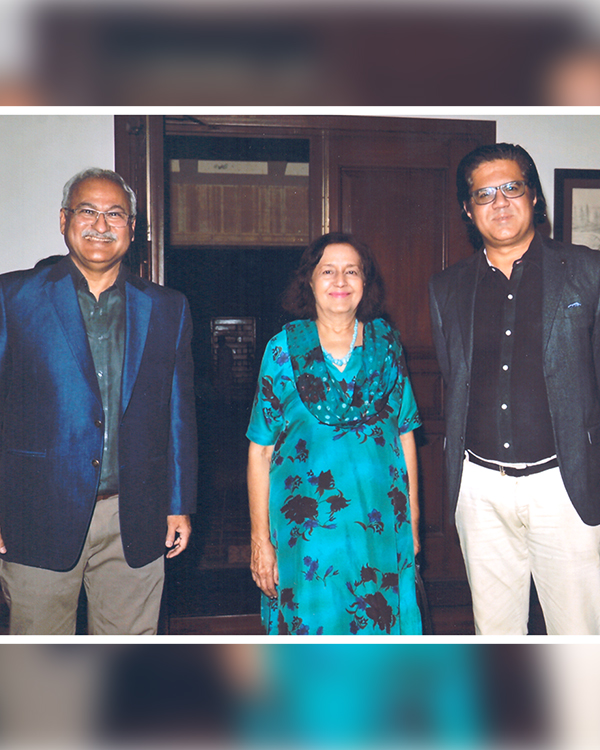 Explore Iskander Mirza Website